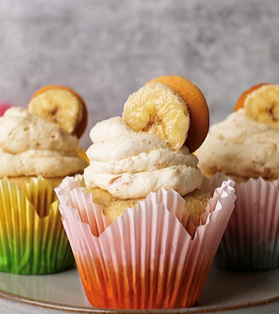 Banana Pudding Cupcakes🍌 - Sweet Monkey